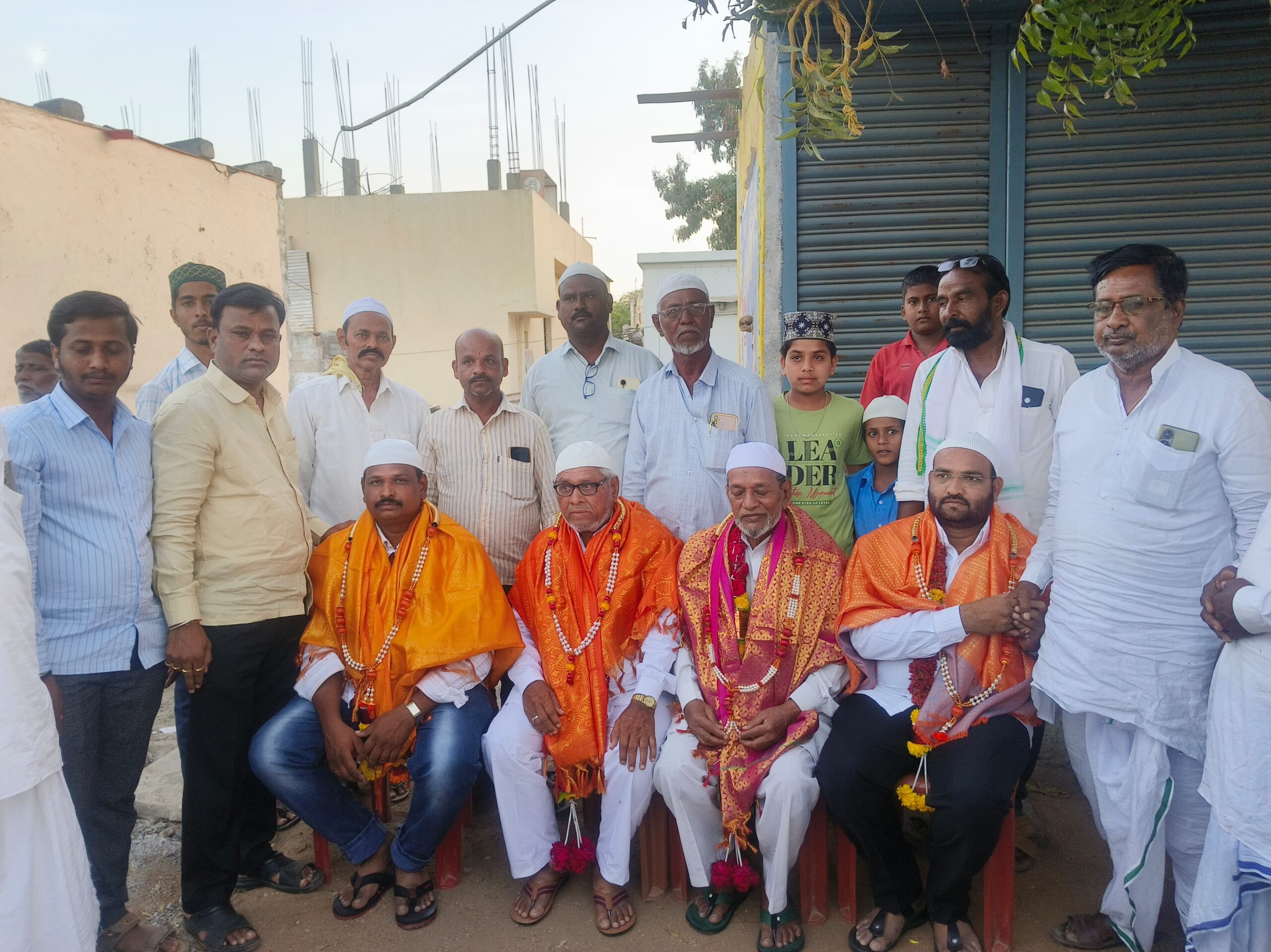 ಉಮ್ರಾ ಯಾತ್ರೆಗೆ ಹೋಗುವ ಯಾತ್ರಿಕರಿಗೆ ಸನ್ಮಾನ - Karunada Kanda